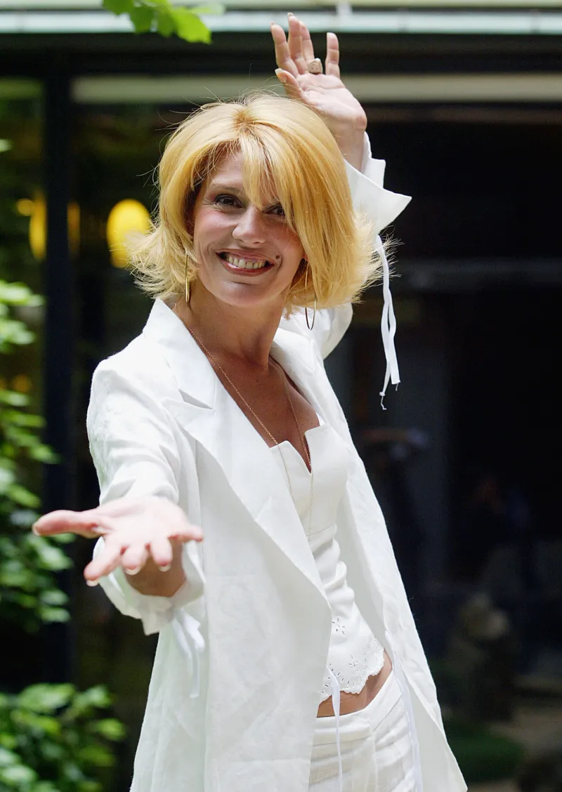 Maria Teresa Ruta, la forza di non arrendersi dopo le sofferenze in ...