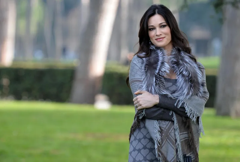 Manuela Arcuri tra ex famosi, i gossip su Garko e la nuova vita lontano dalla tv