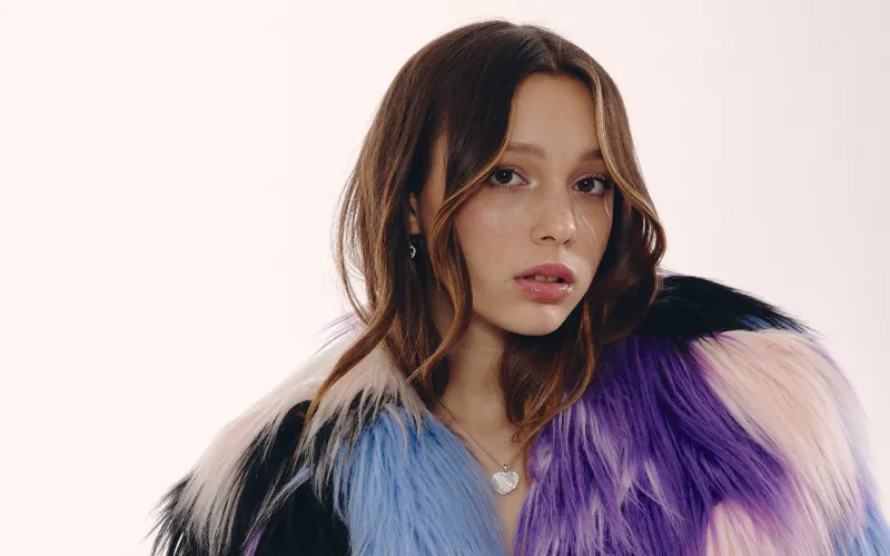 Sarah Toscano a Sanremo con "Amarcord": testo e significato del brano ...