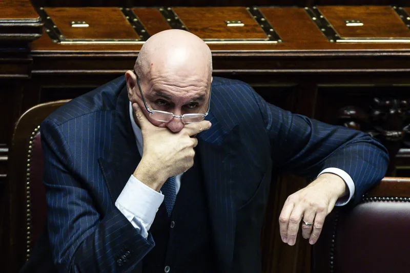 Guido Crosetto e l'accusa di sfratto per non aver pagato l'affitto di un'altra casa, perché lo fa?