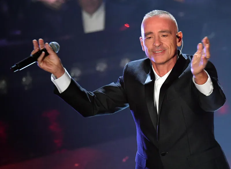 Eros Ramazzotti annuncia il tour mondiale 2026: date e biglietti per i ...