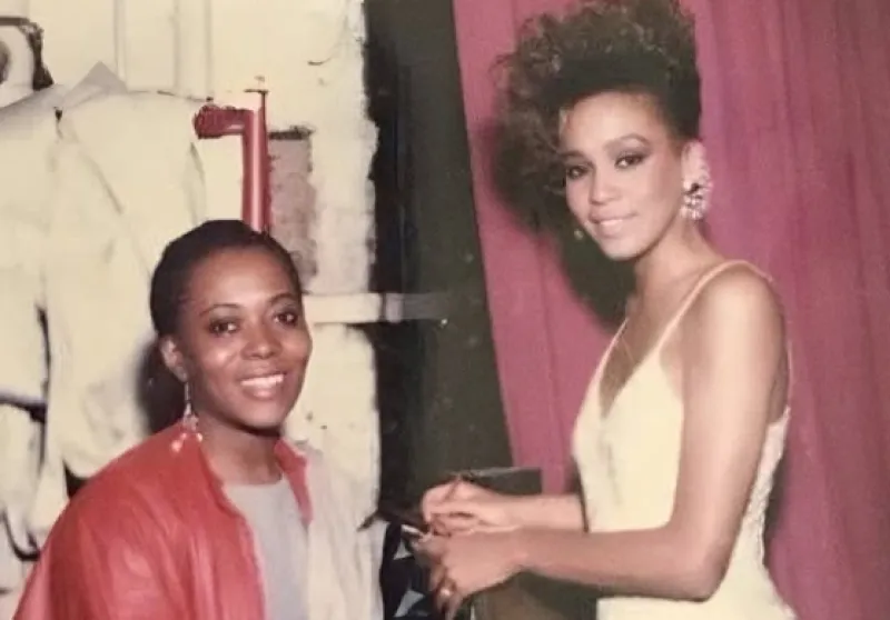 Robyn Crawford, chi era la migliore amica e amante di Whitney Houston e ...