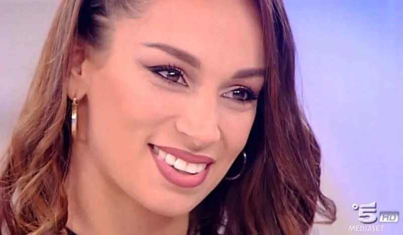 Francesca Tocca è rifatta? Esaminiamo le foto del prima e del dopo