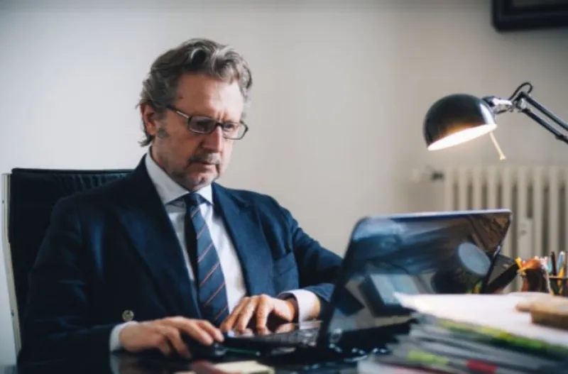 Chi è il padre delle gemelle Cappa e cosa c'entra con Vittorio Feltri