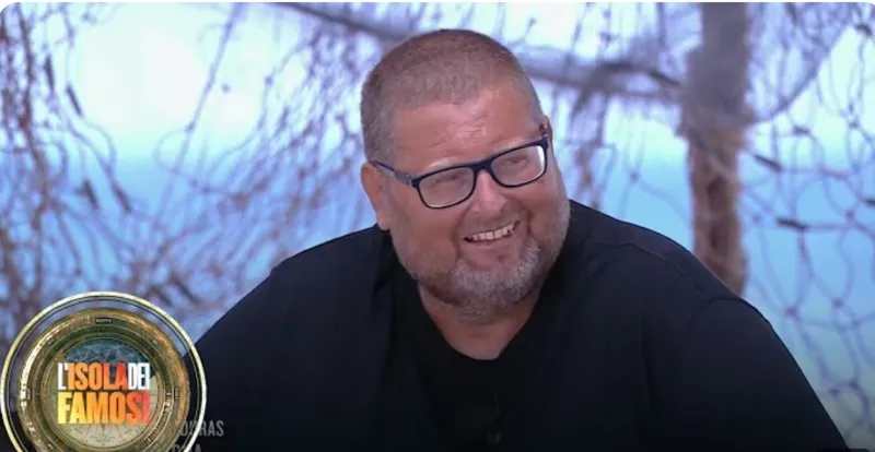 Come sta Mario Adinolfi? Il racconto dell'esperienza all'Isola dei Famosi