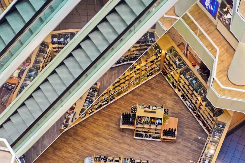 Negozi aperti a ferragosto 2025: Ikea, centri commerciali e outlet