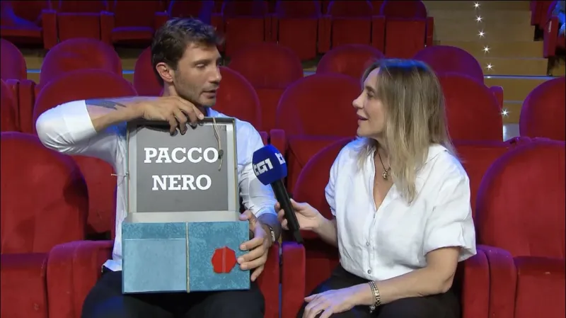 Affari tuoi, cos'è il pacco nero e cosa contiene?