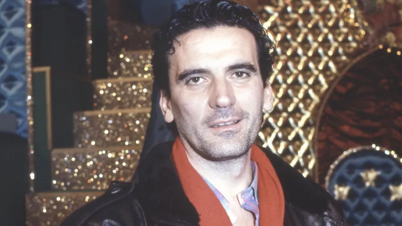 Come è morto Massimo Troisi? Ecco contro quale grave malattia ha ...