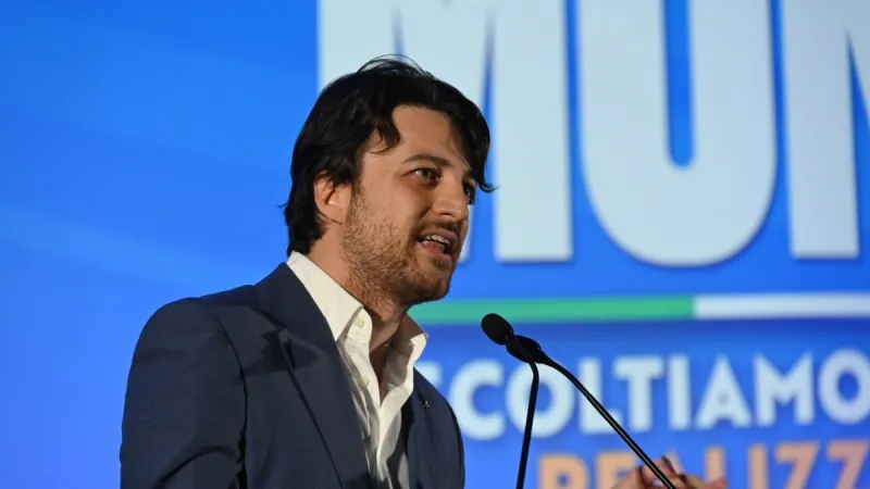 Chi è Alberto Stefani? Età, origini, curriculum e vita privata del candidato del centrodestra in ...