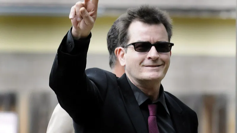 Cosa è successo tra charlie sheen e Dax Shepard? La verità dietro l ...