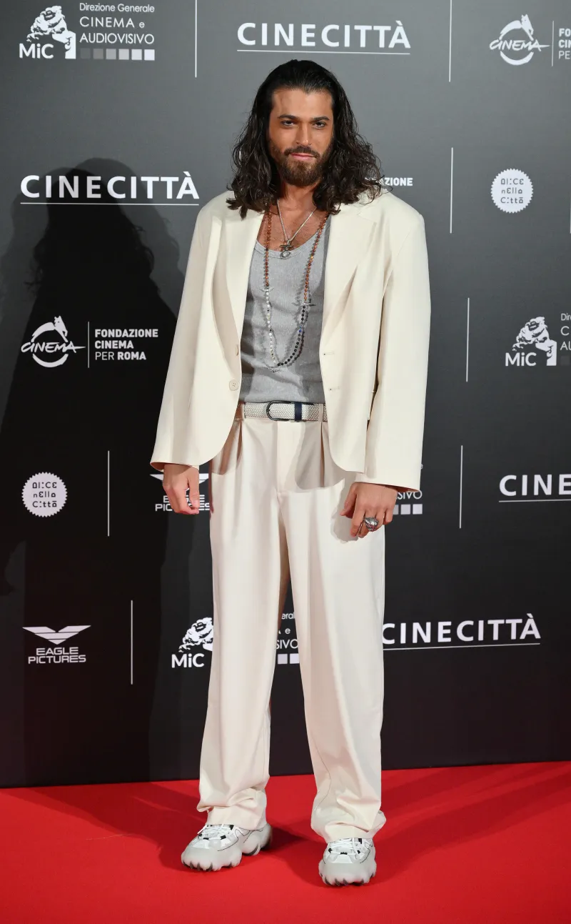 Le origini di Can Yaman: chi sono i genitori dell’attore?