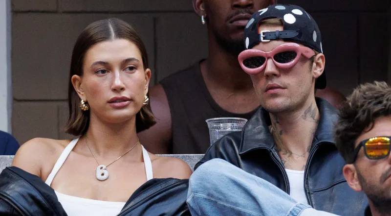 Hailey e Justin Bieber, altro che divorzio: la foto a Natale che spegne ...