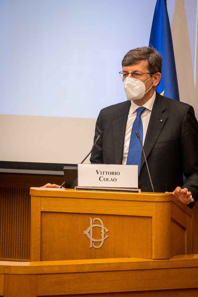 Digitale, il ministro Colao prepara la rivoluzione digitale QrCode • TAG24