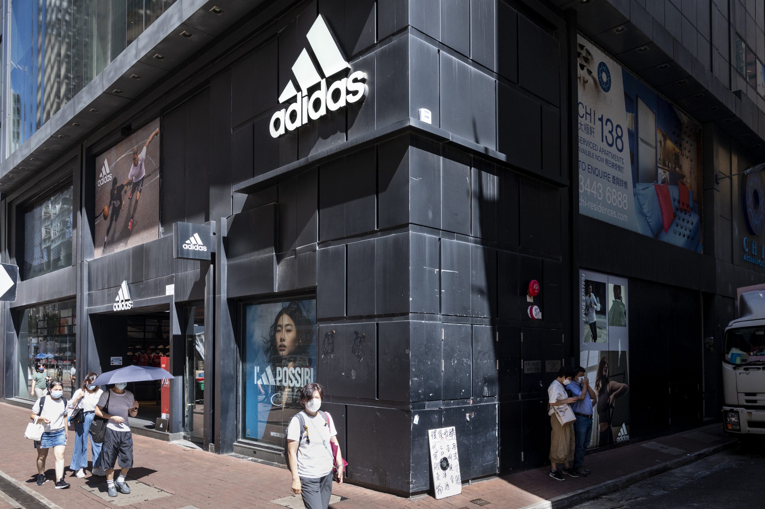 Roma, Adidas sarà il nuovo sponsor tecnico • TAG24