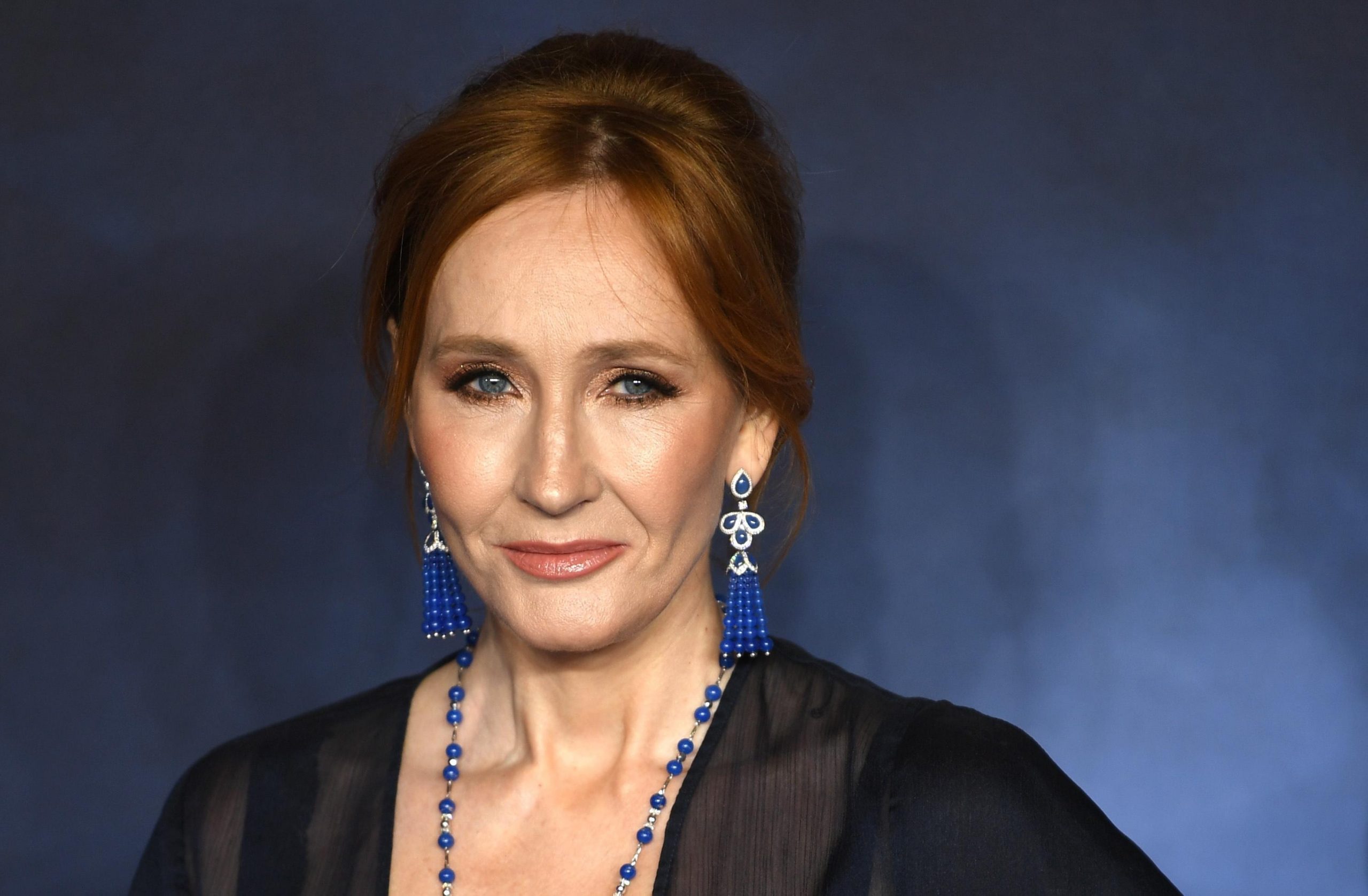 J.K. Rowling, un personaggio accusato di transfobia nel suo nuovo r...