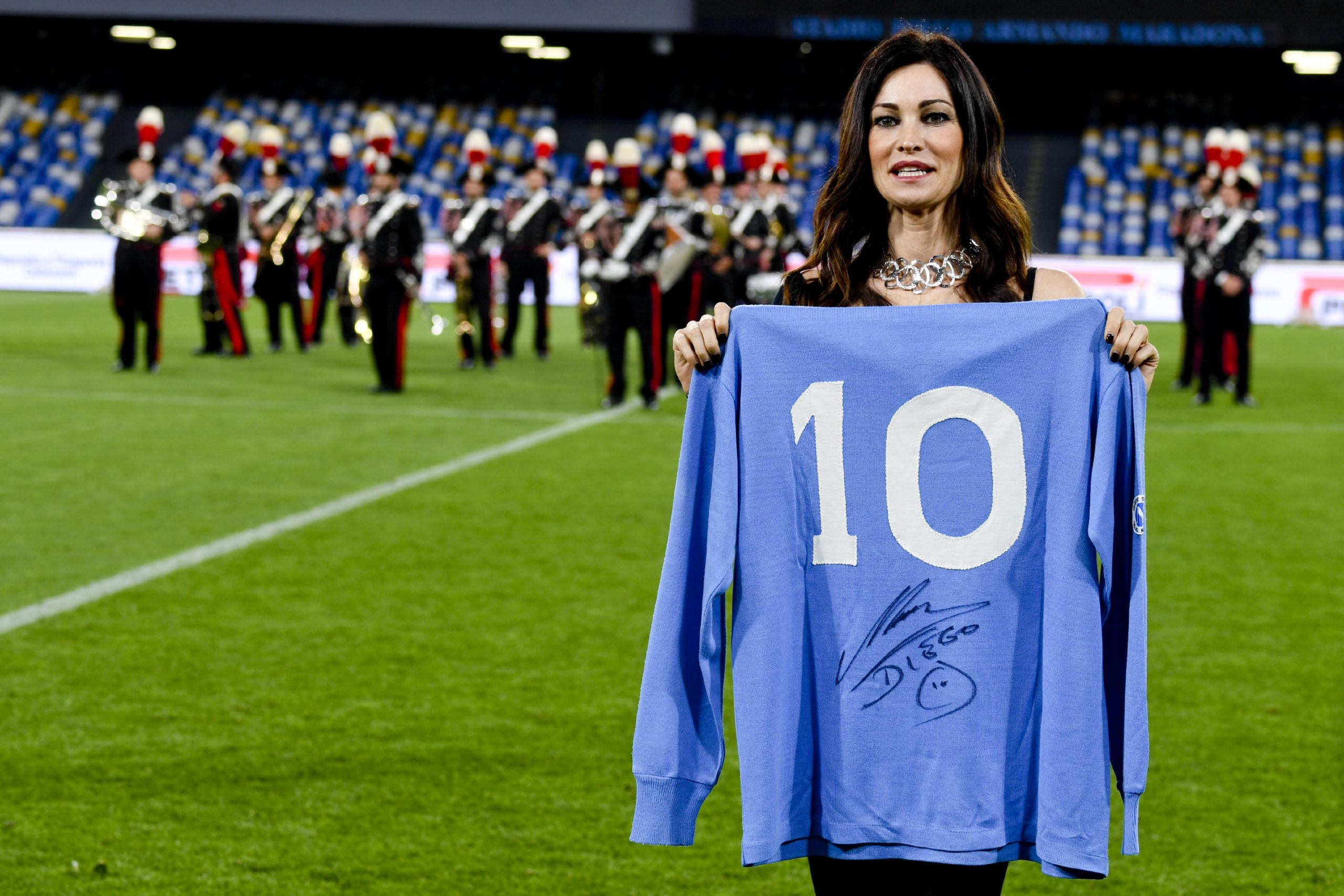 Manuela Arcuri età, marito, figli, carriera