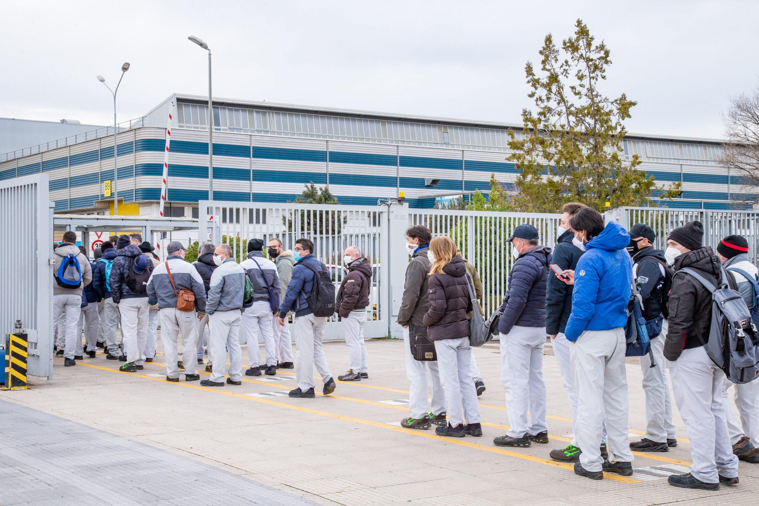 Stellantis sospende produzione a Melfi dal 2 al 7 gennaio, nota Fiom ...