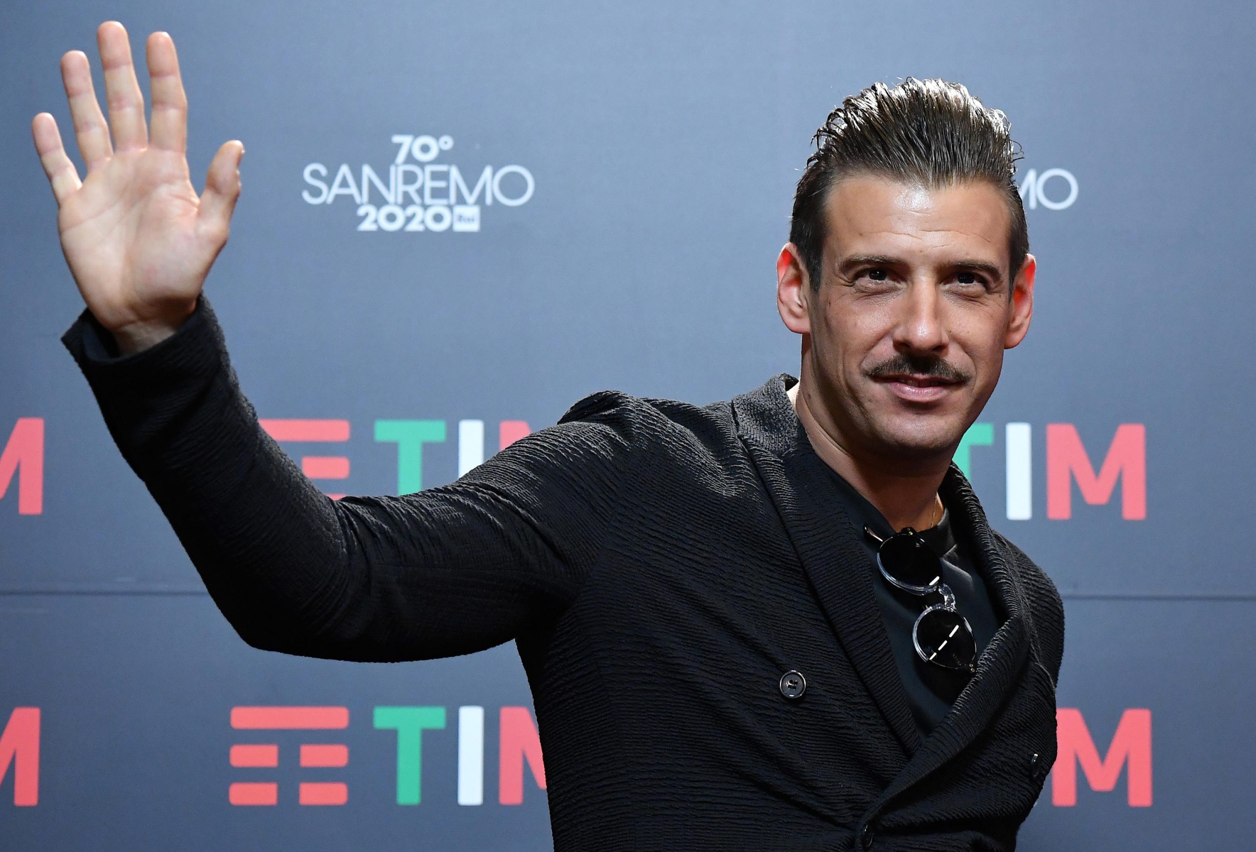 Francesco Gabbani Natale tanto vale testo, significato, uscita