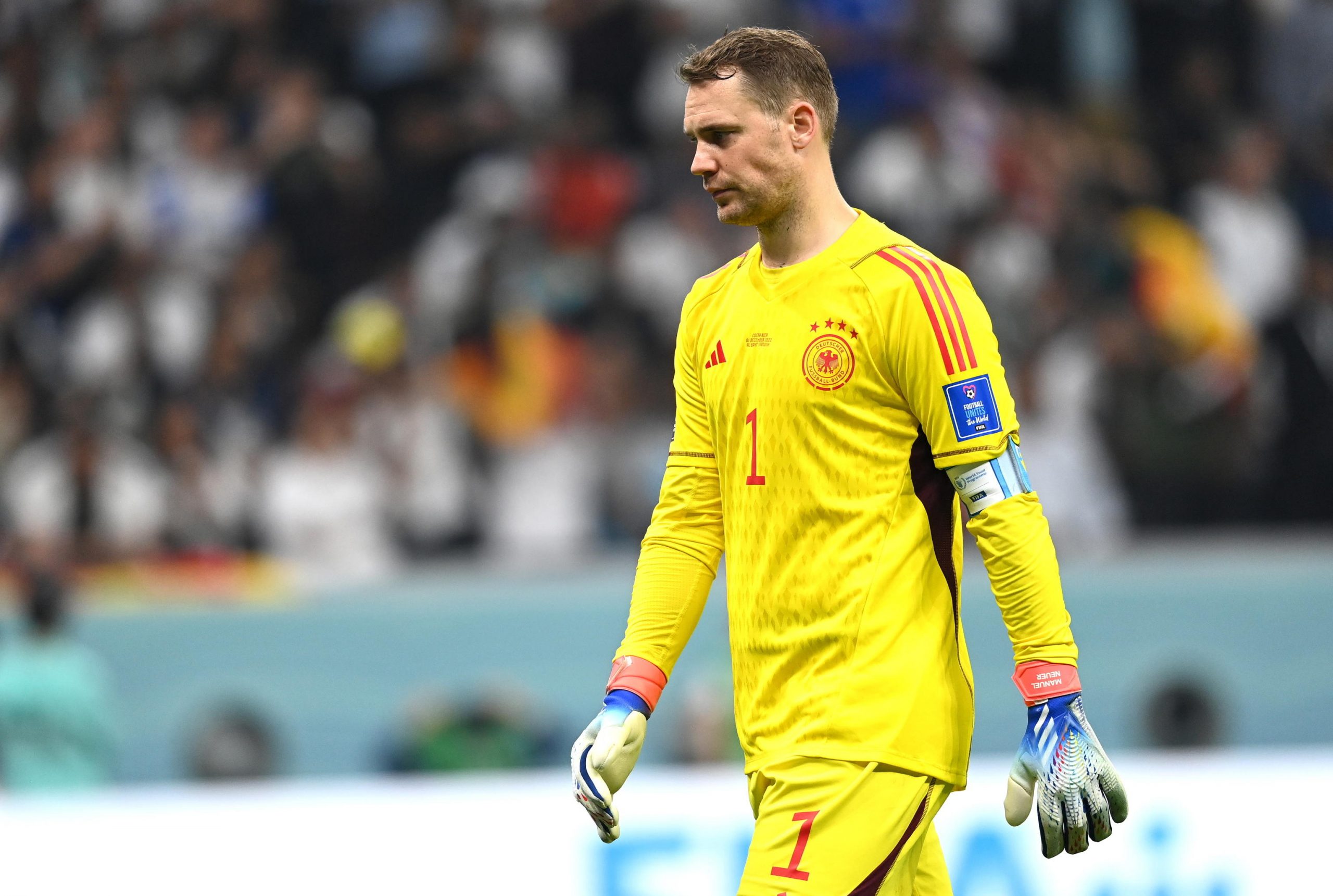 Neuer, infortunio sugli sci: gamba rotta e stagione finita • TAG24