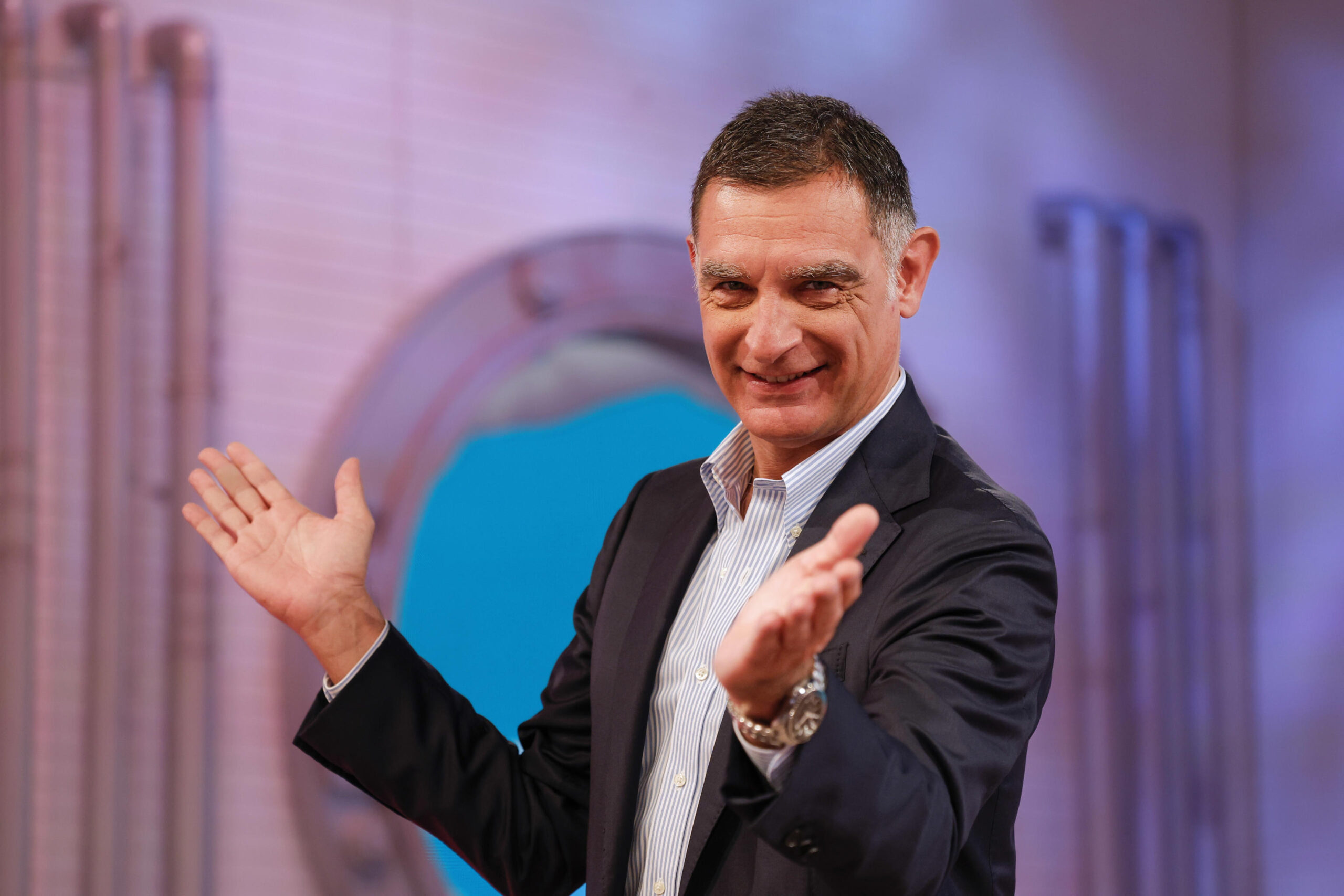 Tiberio Timperi: età, ex moglie, figlio, compagna e biografia del ...