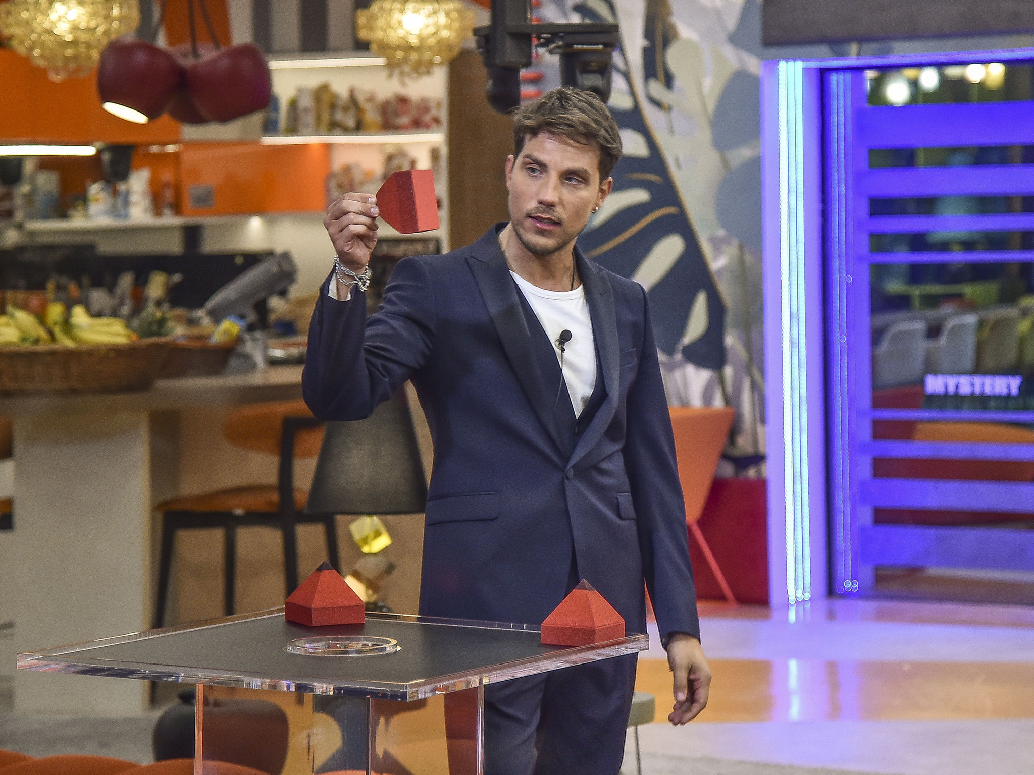 Perché Daniele Dal Moro non è in studio? La frecciata ad Alfonso Signorini