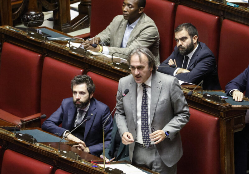 Angelo Bonelli colpito da un malore alla Camera, come sta il portavoce ...