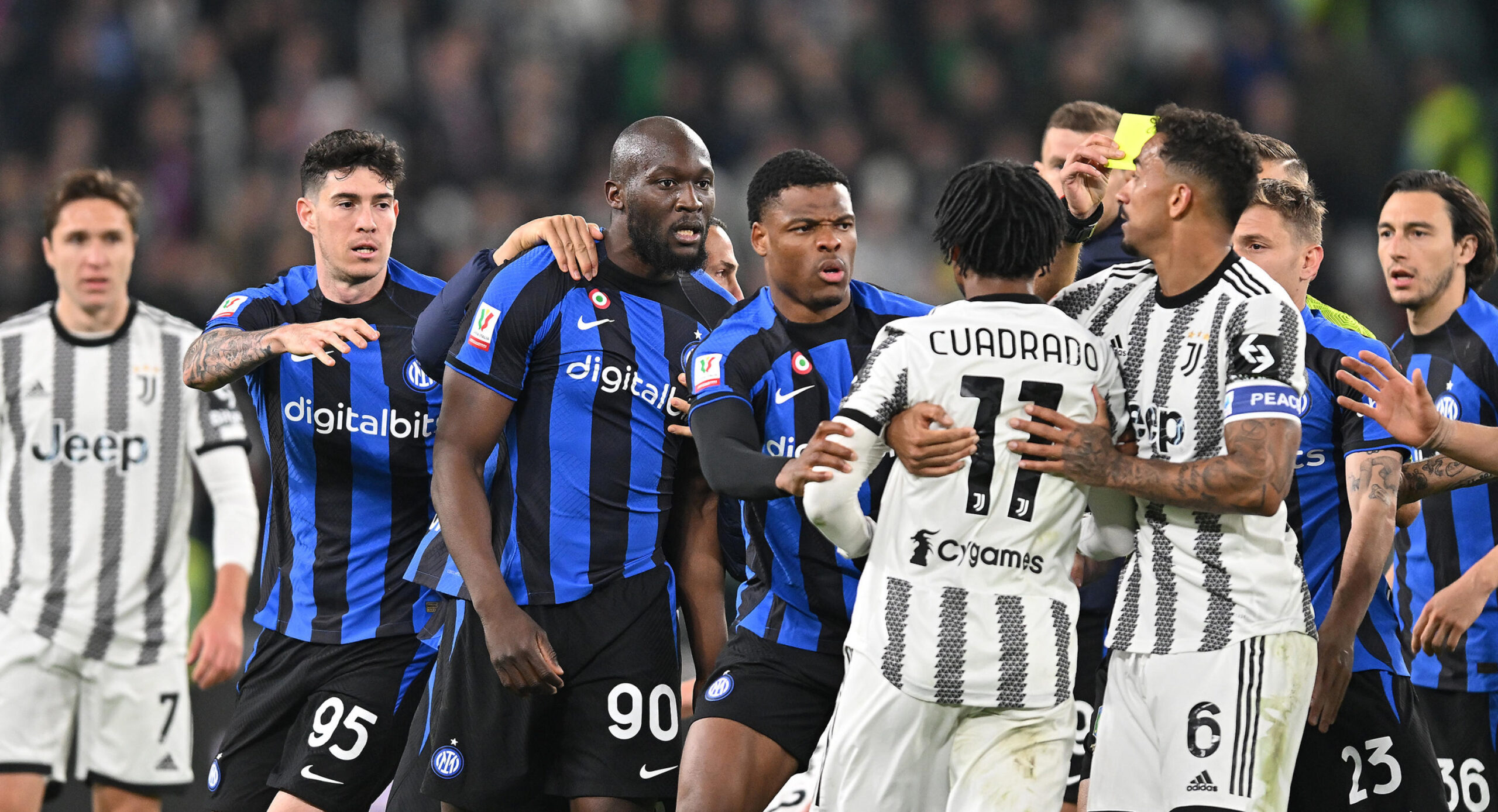 Curva chiusa Juventus e tre giornate a Cuadrado in Coppa Italia