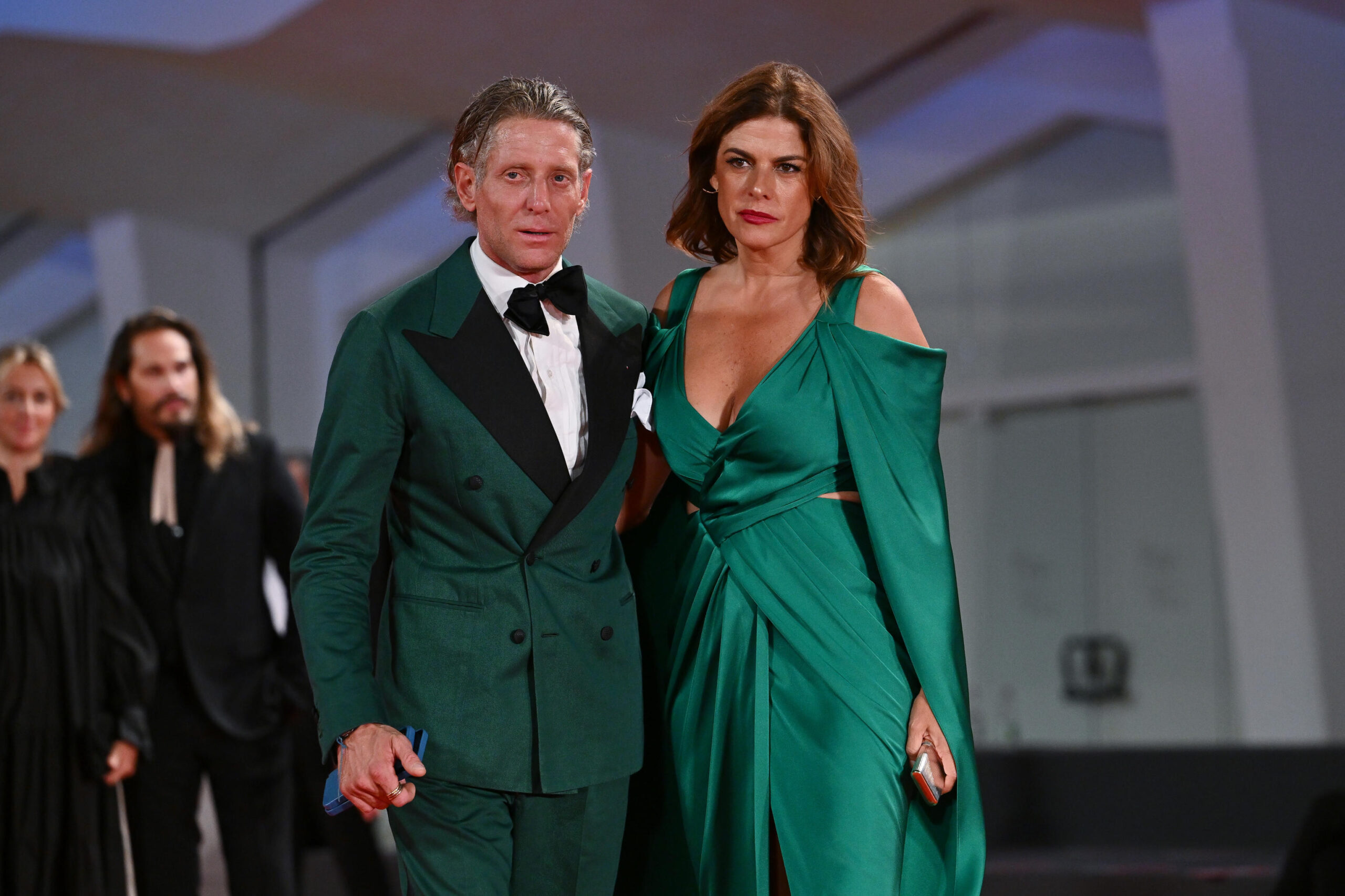 Lapo Elkan su Twitter difende Allegri con errori di grammatica nel post