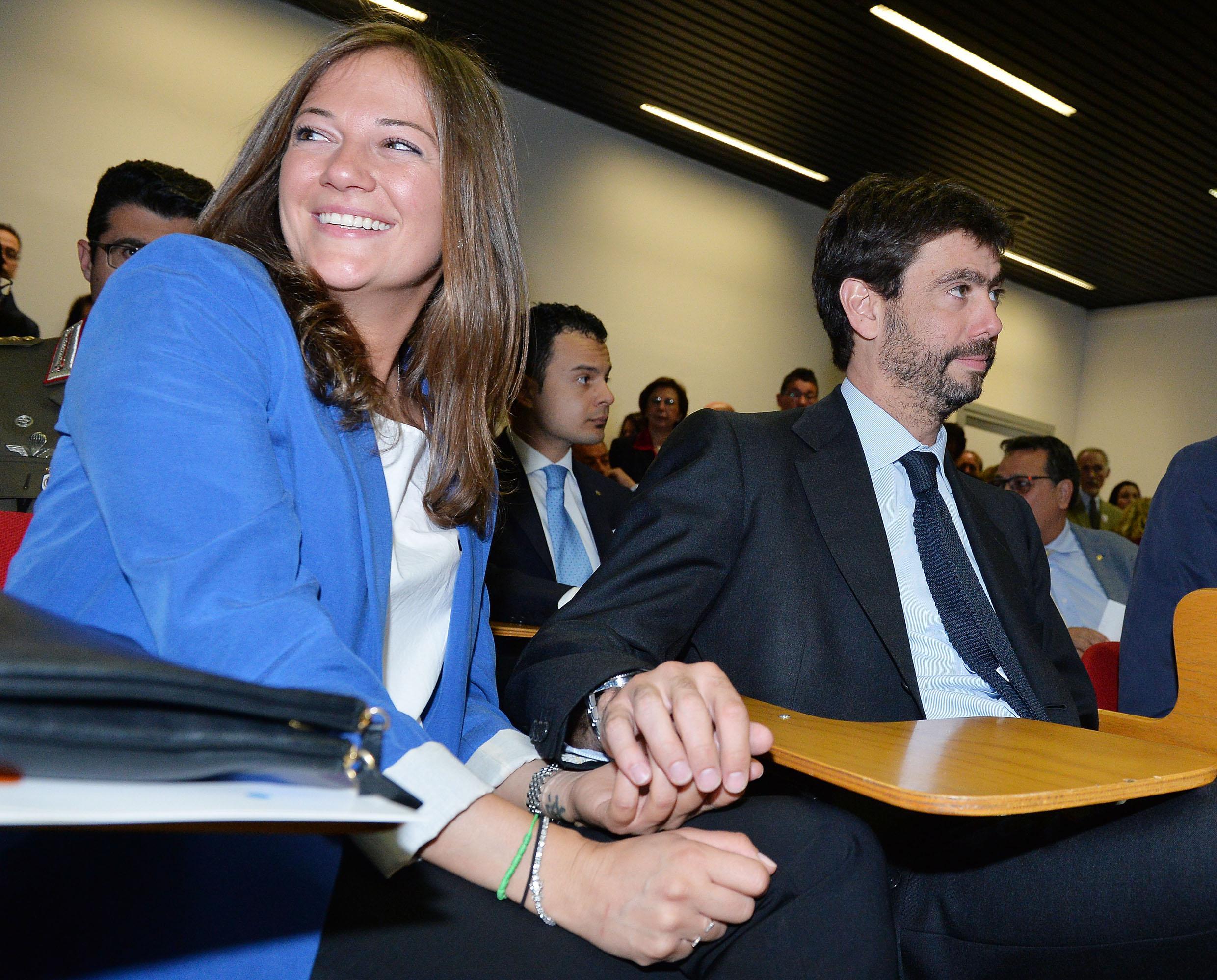 Deniz Akalin: età, origini, ex marito e figli della moglie di Andrea ...