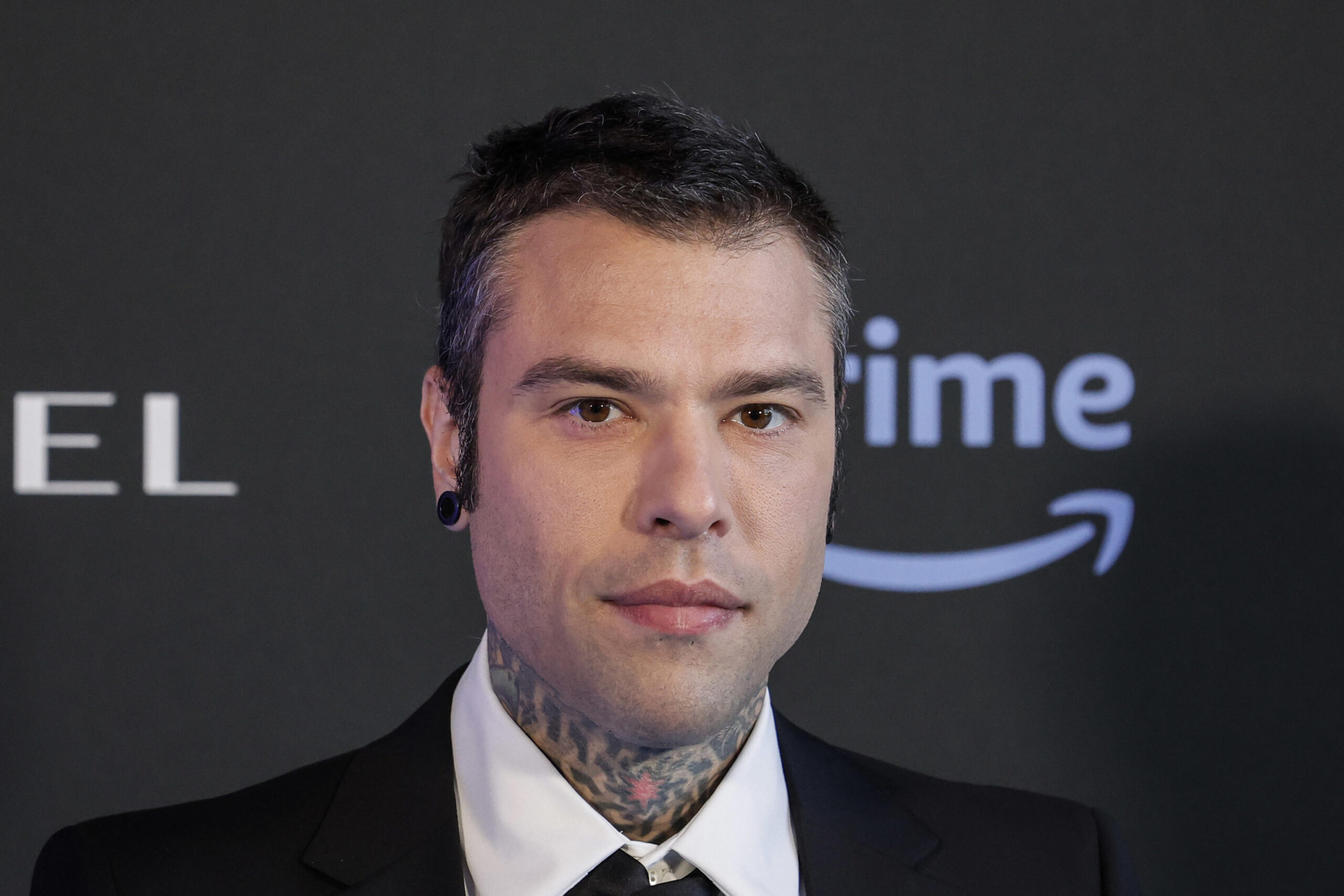 Fedez operazione per il rapper. L'annuncio via social