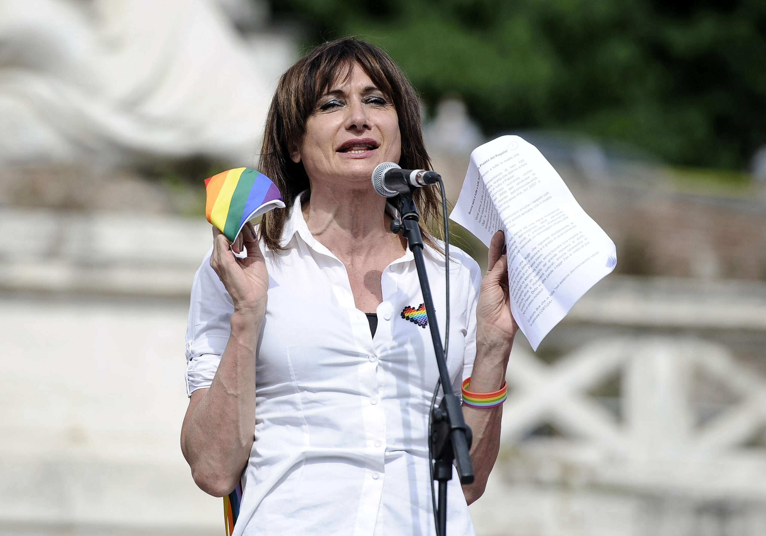 Vladimir Luxuria Ilary Blasi compagno, il commento social su Bastian