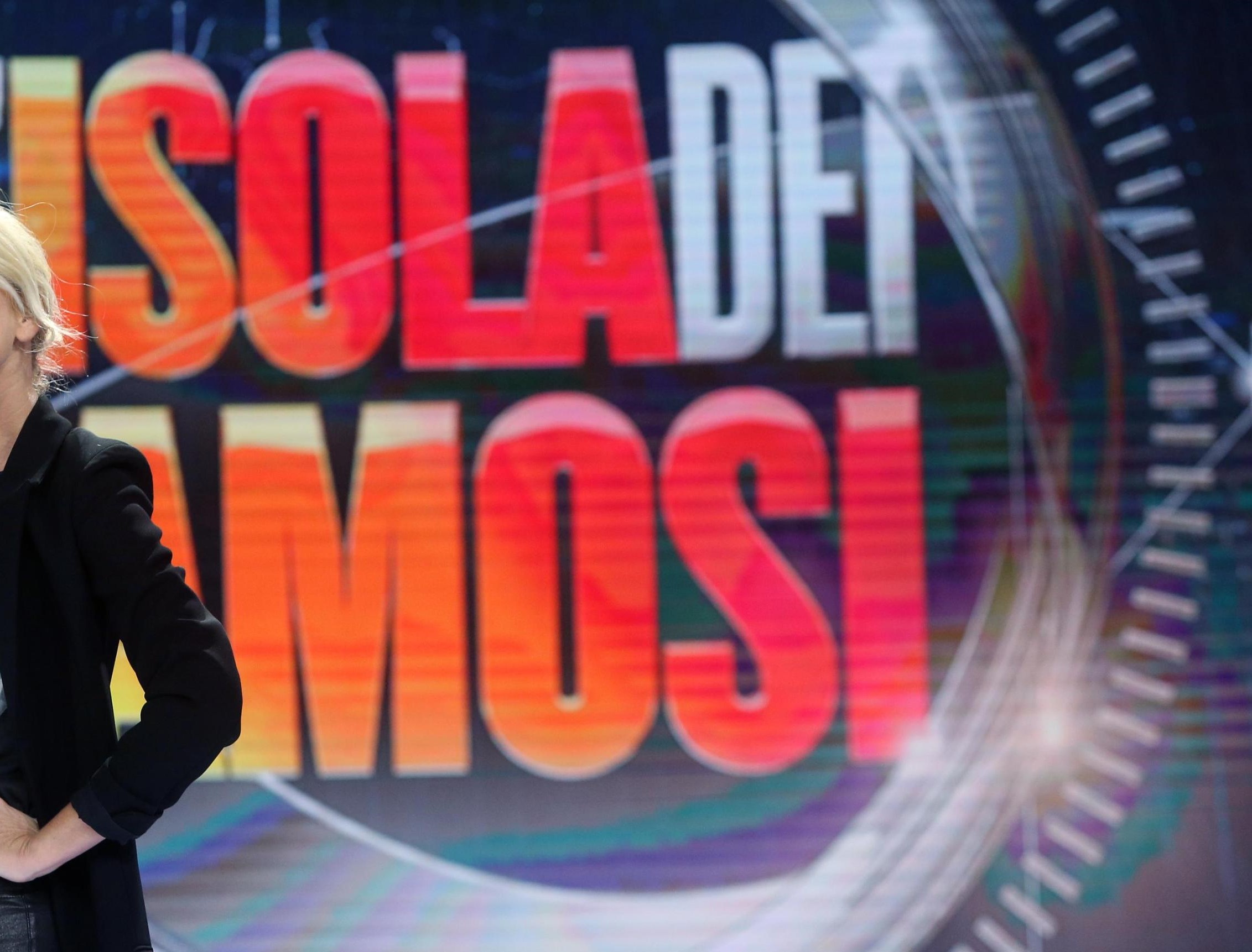 Video Luca Vetrone pipì: l'influencer si trattiene, la prova girarrosto