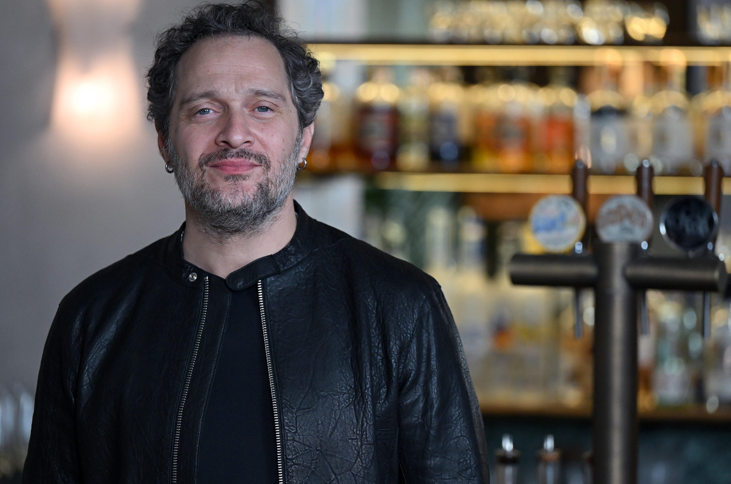 Claudio Santamaria: età, moglie, figli e biografia dell'attore