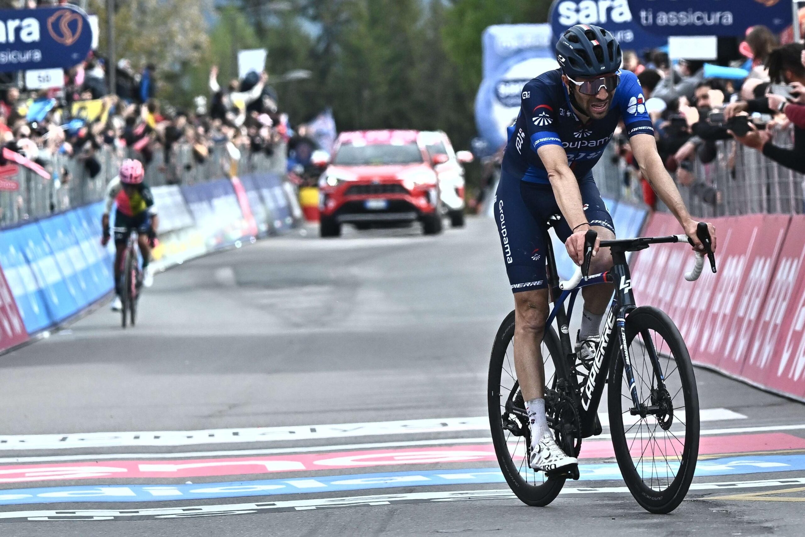 Giro d'Italia, Pinot eterno secondo: a Crans-Montana vince Rubio