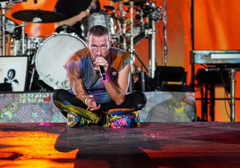 Fix You, testo traduzione e significato della canzone dei Coldplay che ...