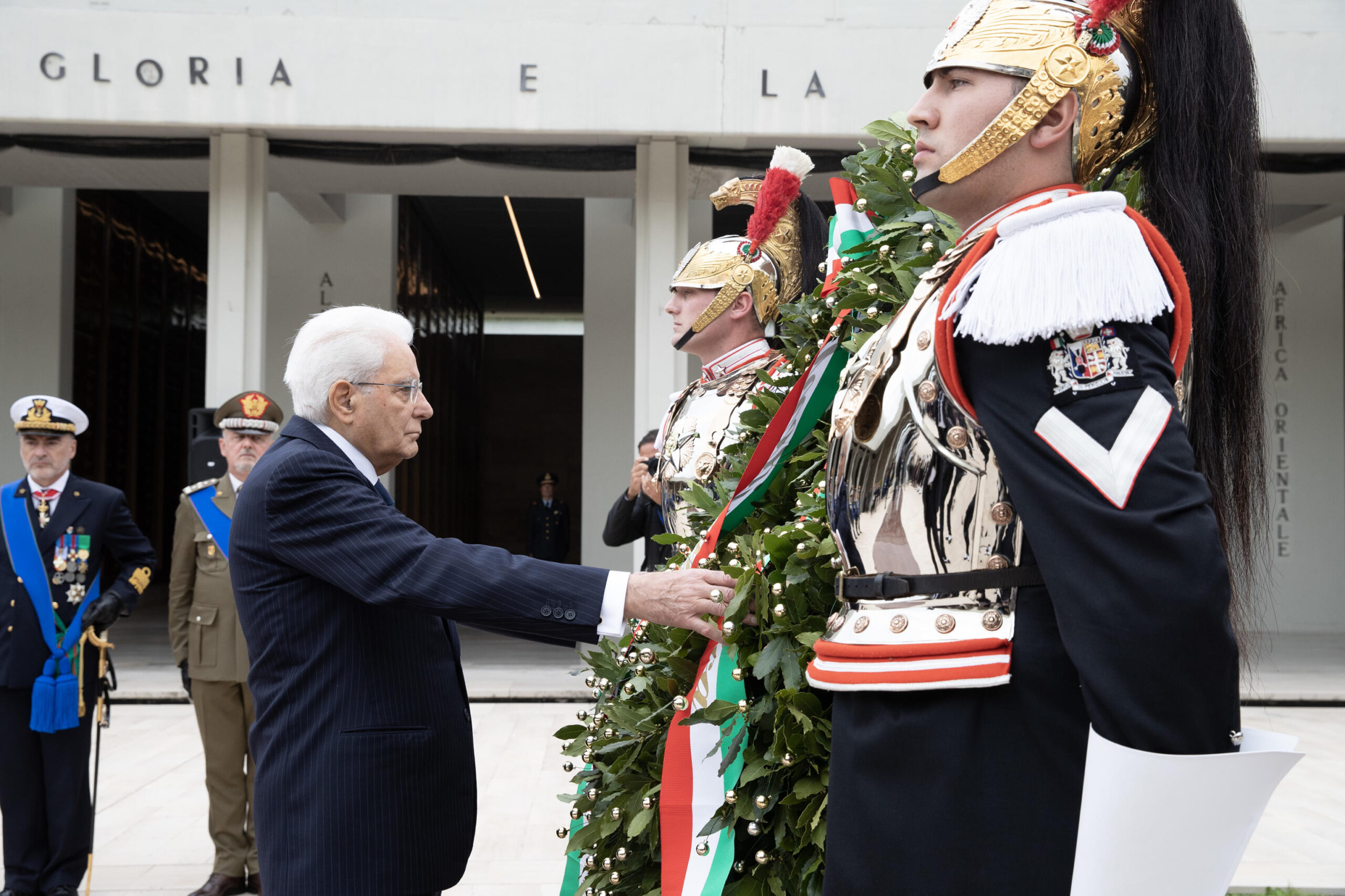 Quanto sono alti i Corazzieri, guardie del Presidente della Repubbl...