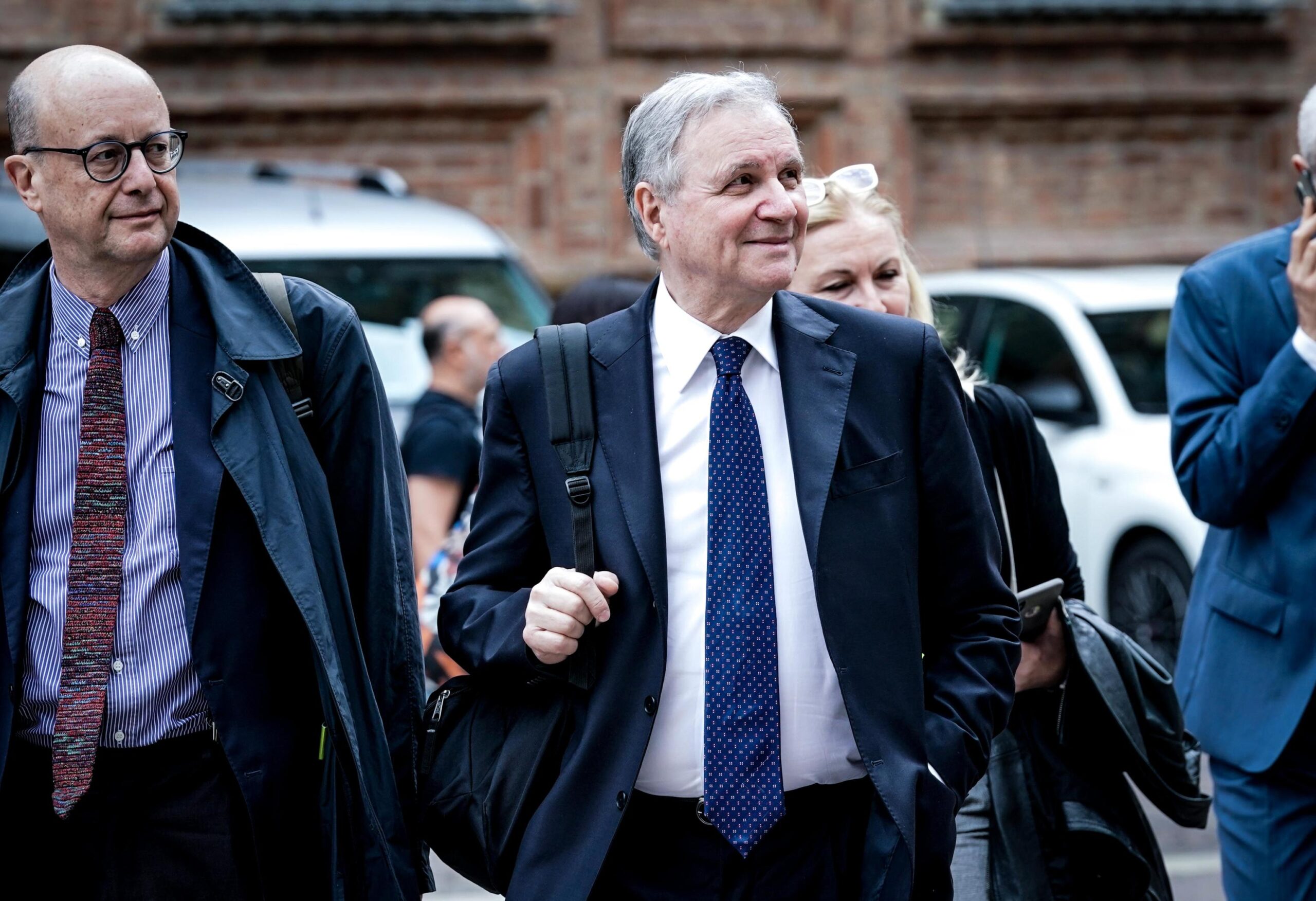 Visco: "Politica monetaria della Bce corretta, ma preferirei più ...