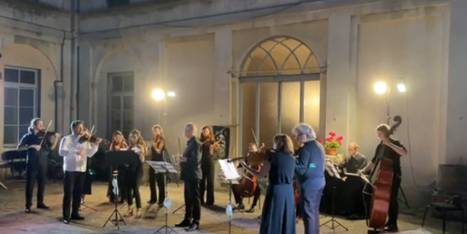 Chi è Simone Bernardini, violinista e direttore d'orchestra? • TAG24