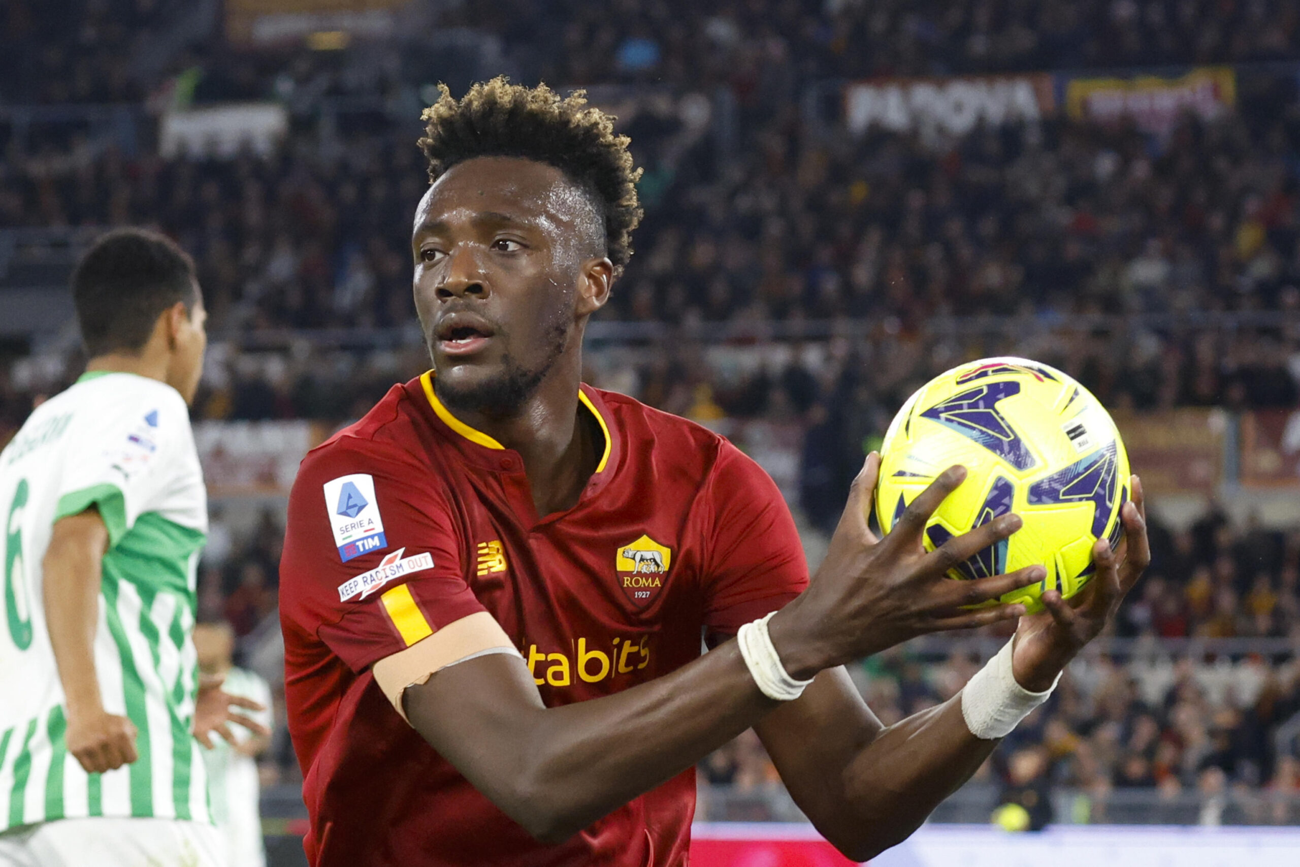 Abraham infortunio: "Cerco di rimanere positivo e forte, ma è difficile"