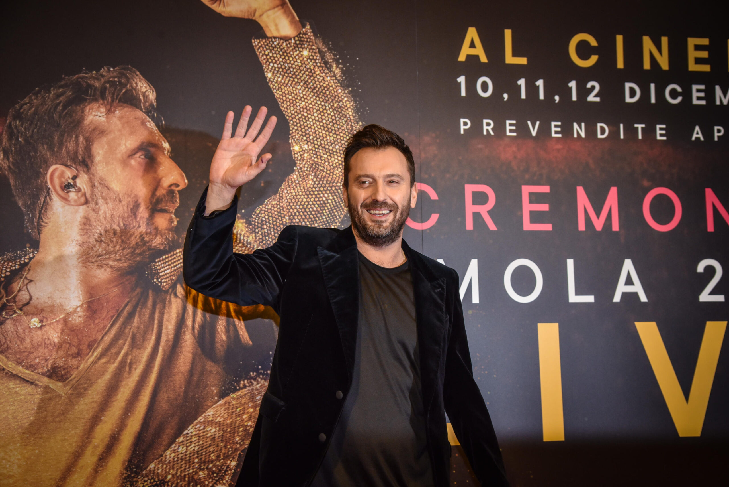 Cesare Cremonini e Giorgia Cardinaletti in vacanza insieme? La foto