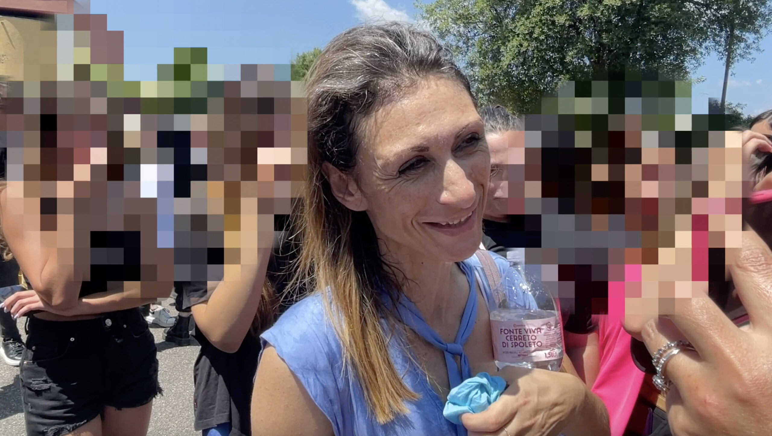 Madre di Michelle Causo commossa ai funerali: "I suoi amici mi hanno ...