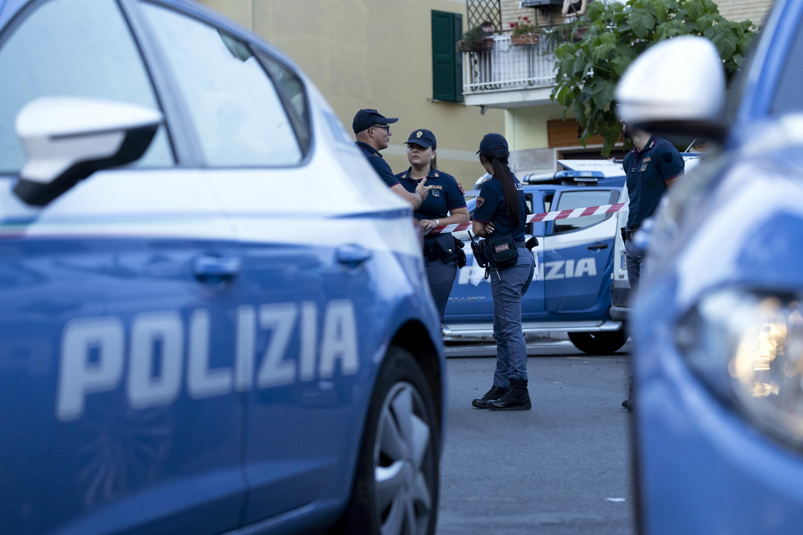 Roma, furgone rubato a La Rustica e inseguimento con la polizia ...