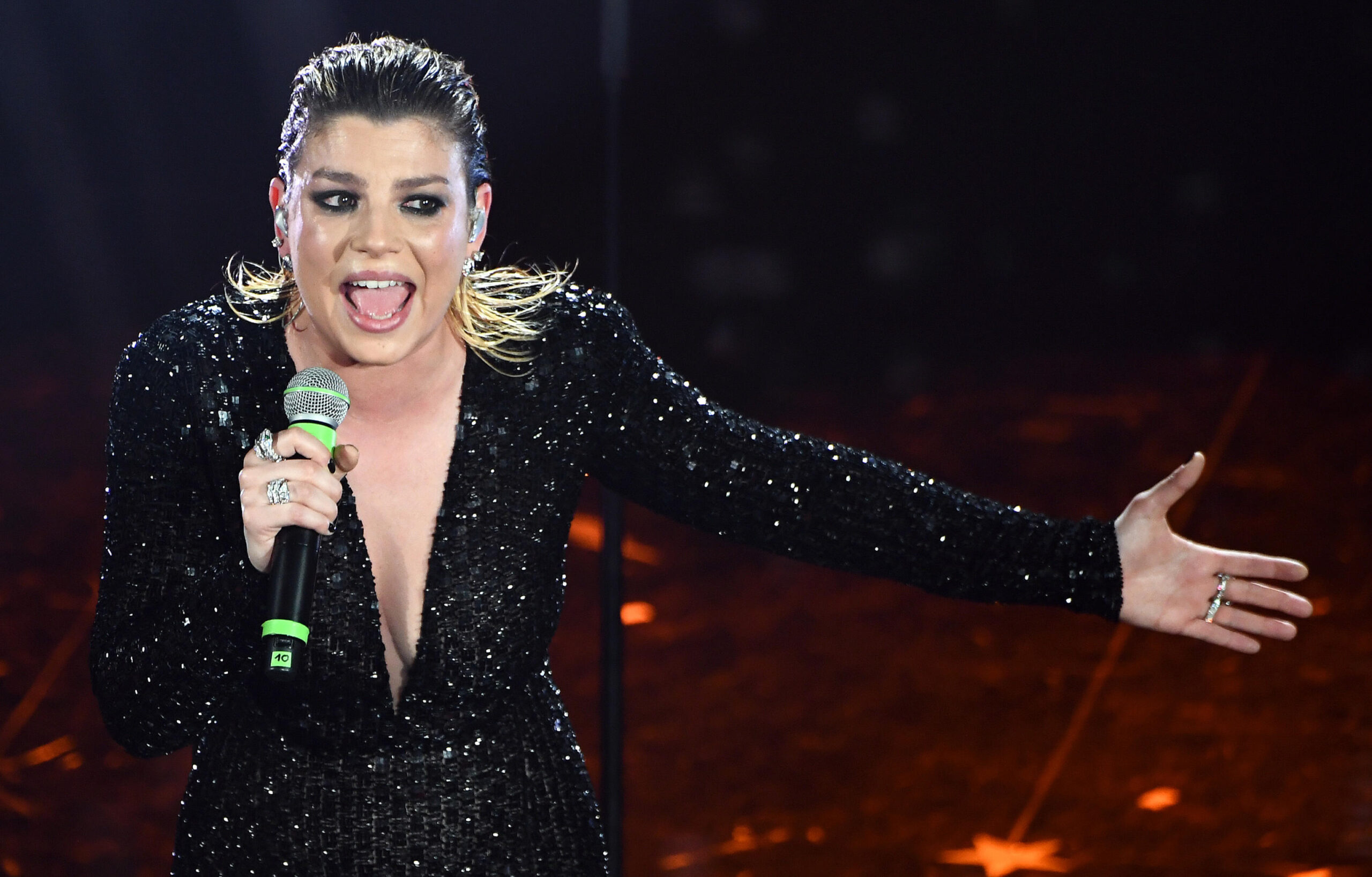 Emma Marrone annuncia l'uscita del suo nuovo album dal titolo "Souvenir ...