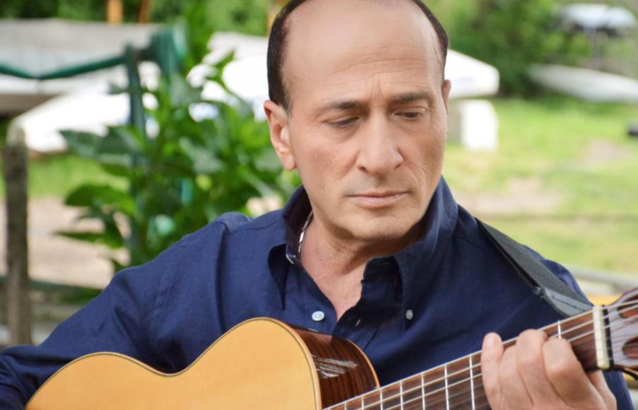 Compleanno Berlusconi, Apicella: "Ricordo Silvio ogni giorno, mi ma ...