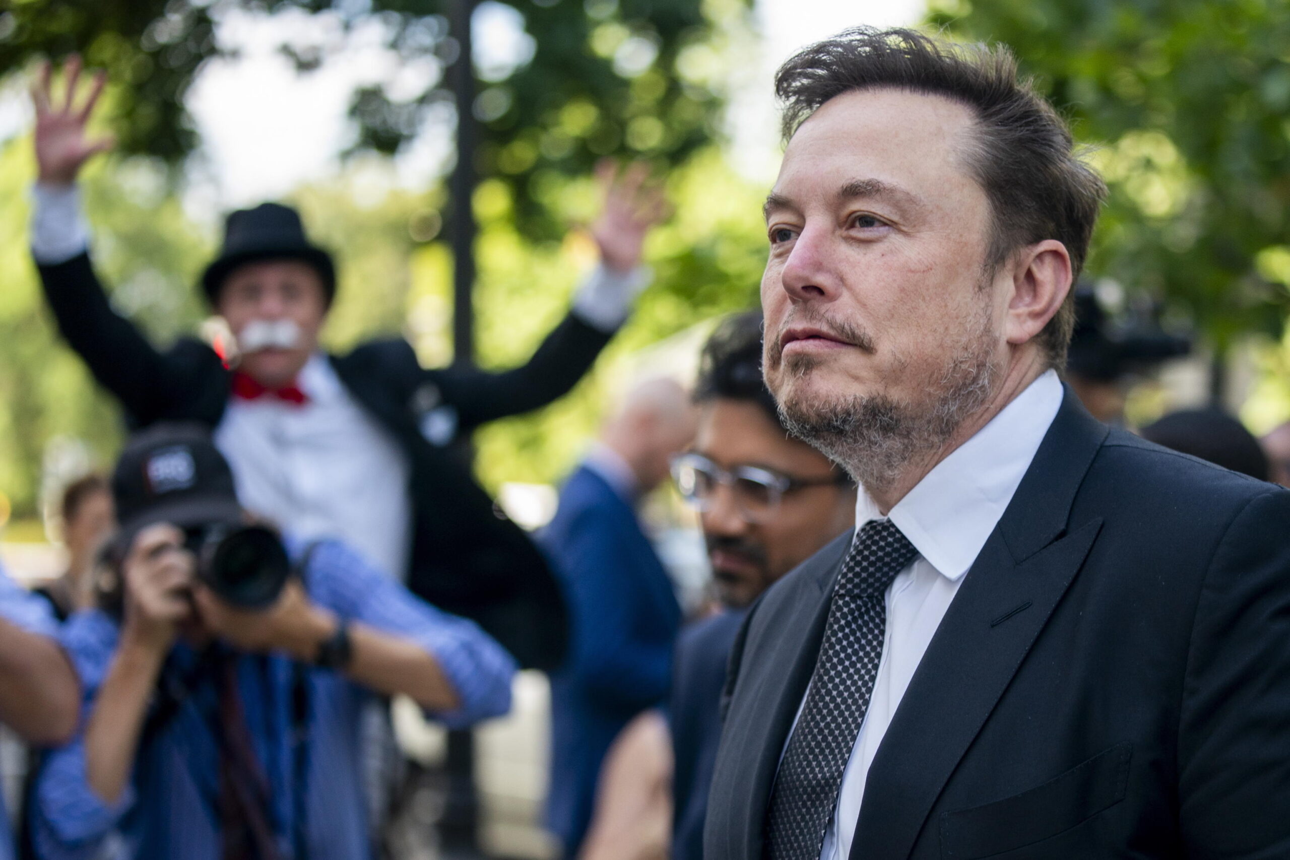Elon Musk intende testare chip cerebrali: al via la ricerca di volontari