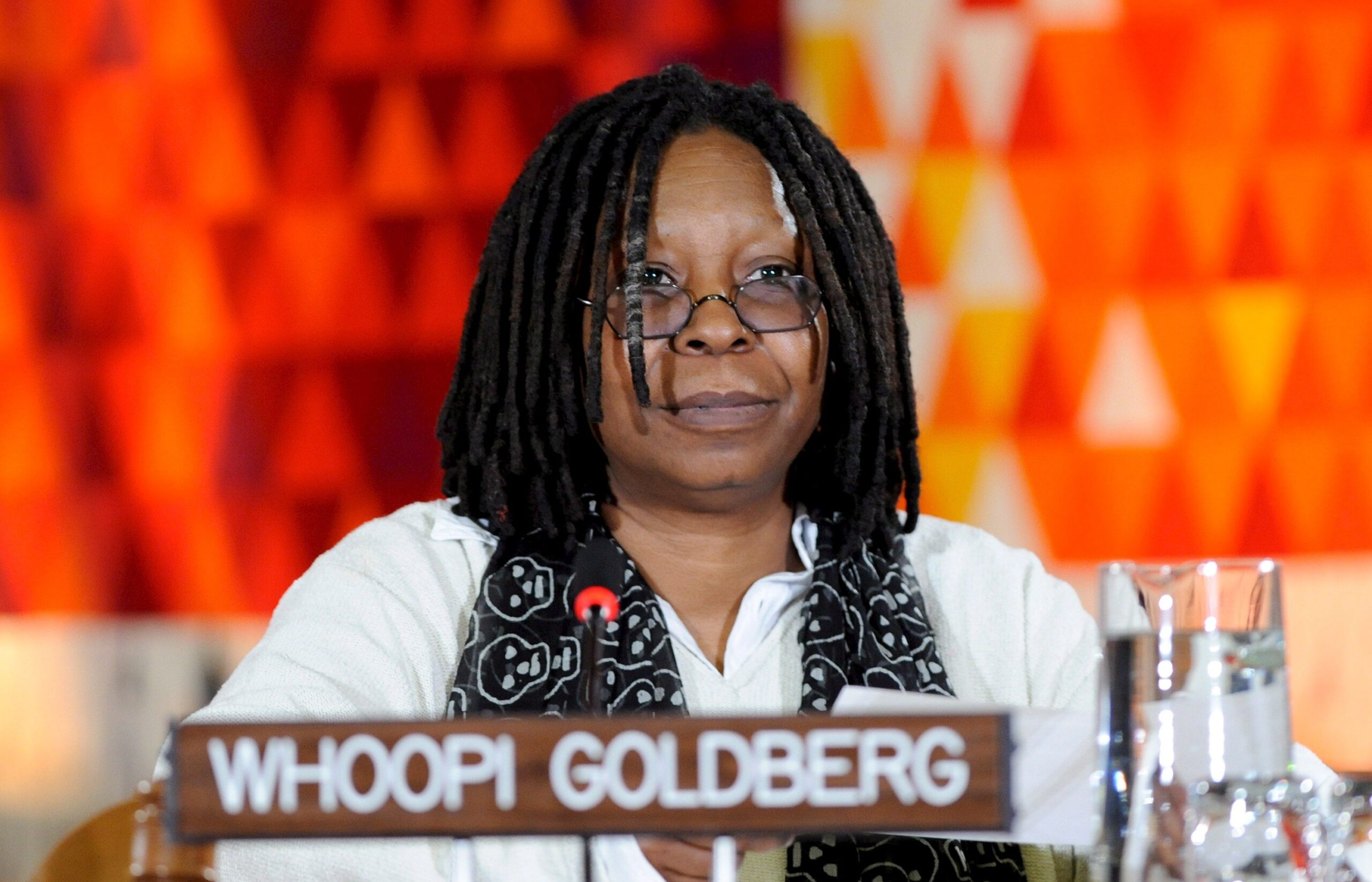 Chi è la medium del film "Ghost"? Dal personaggio di Oda Mae Brown al ...