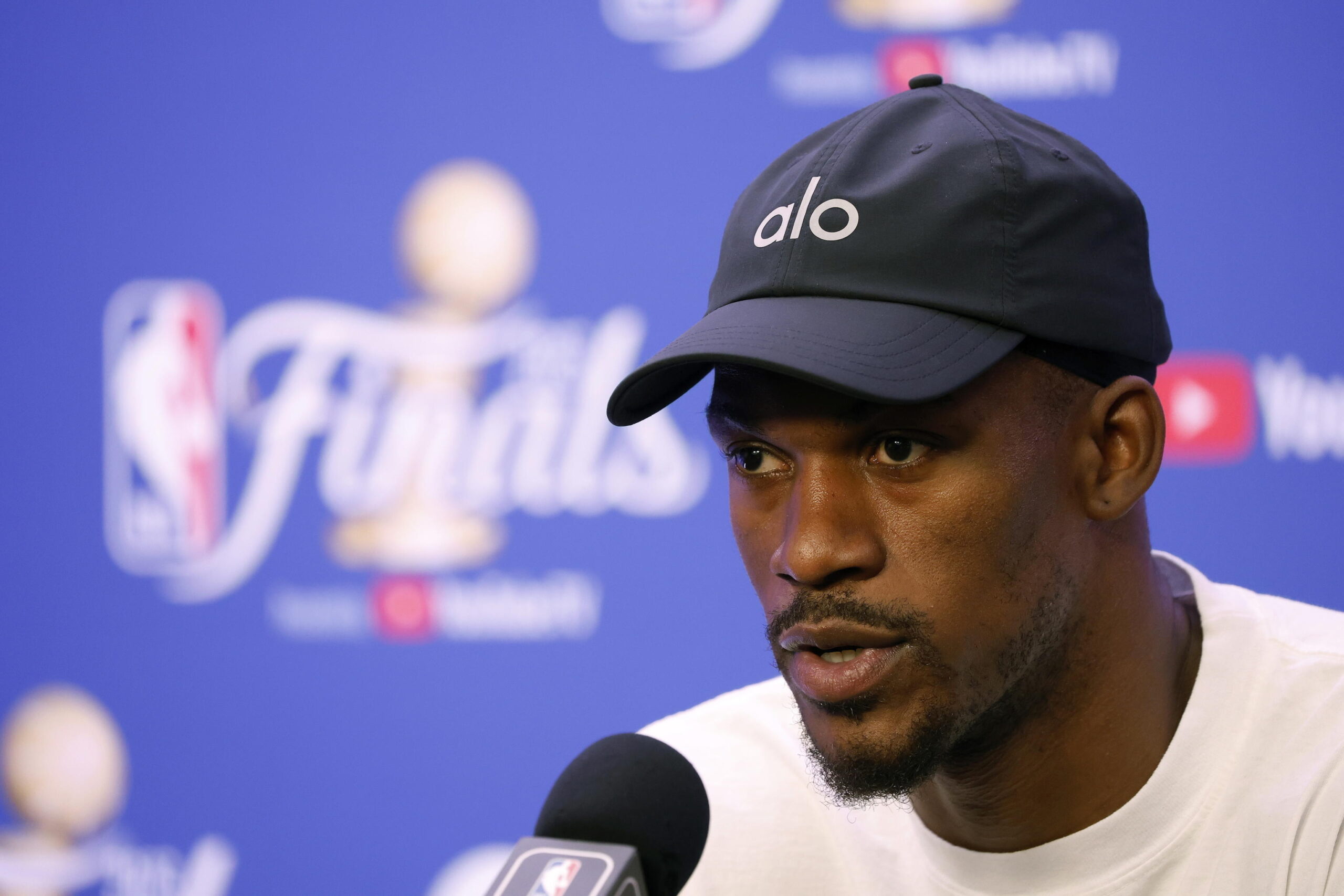 NBA, nuova capigliatura per la stella di Miami Jimmy Butler: look d...