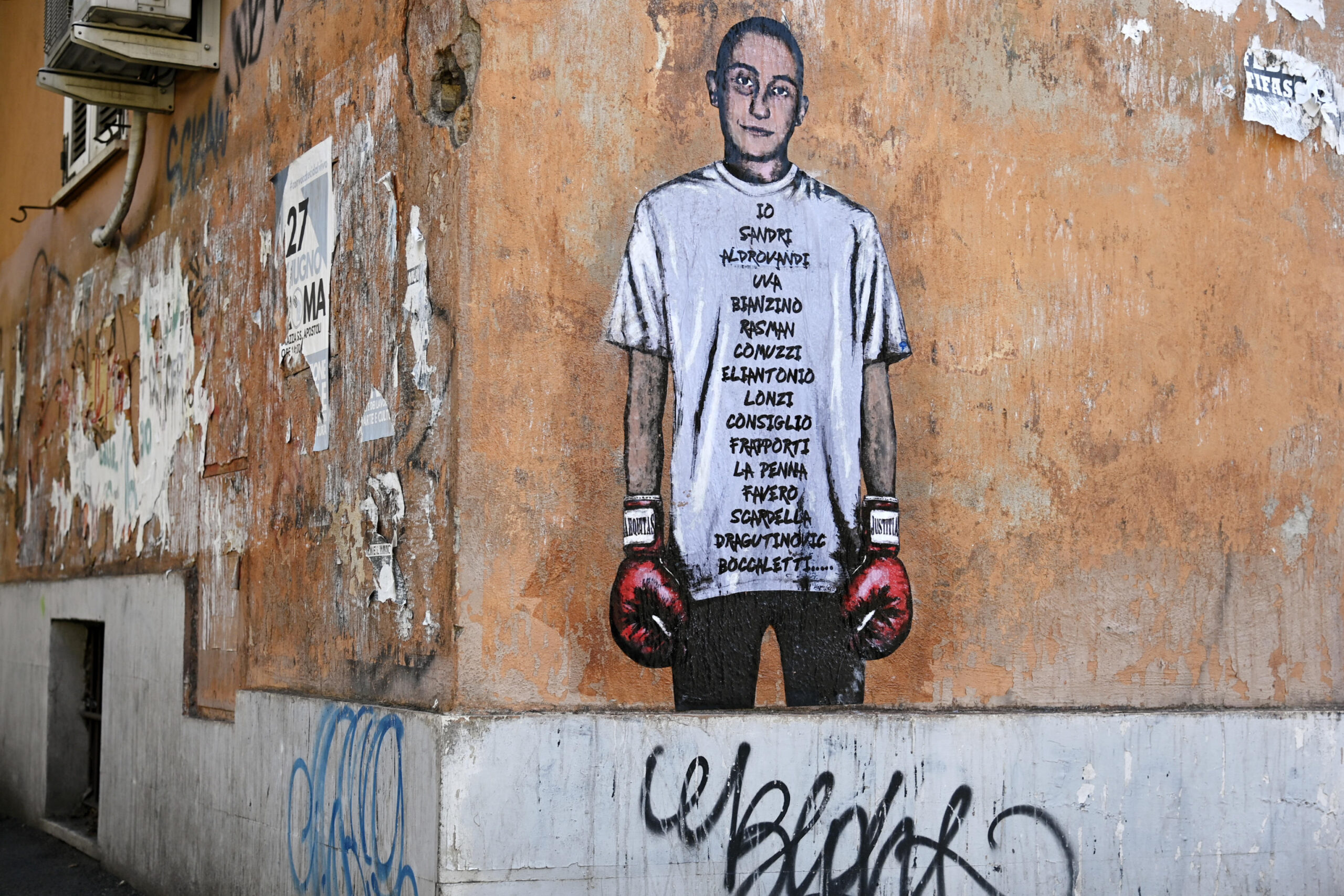 Stefano Cucchi, 14 anni fa la morte a Roma: la storia del suo omici...