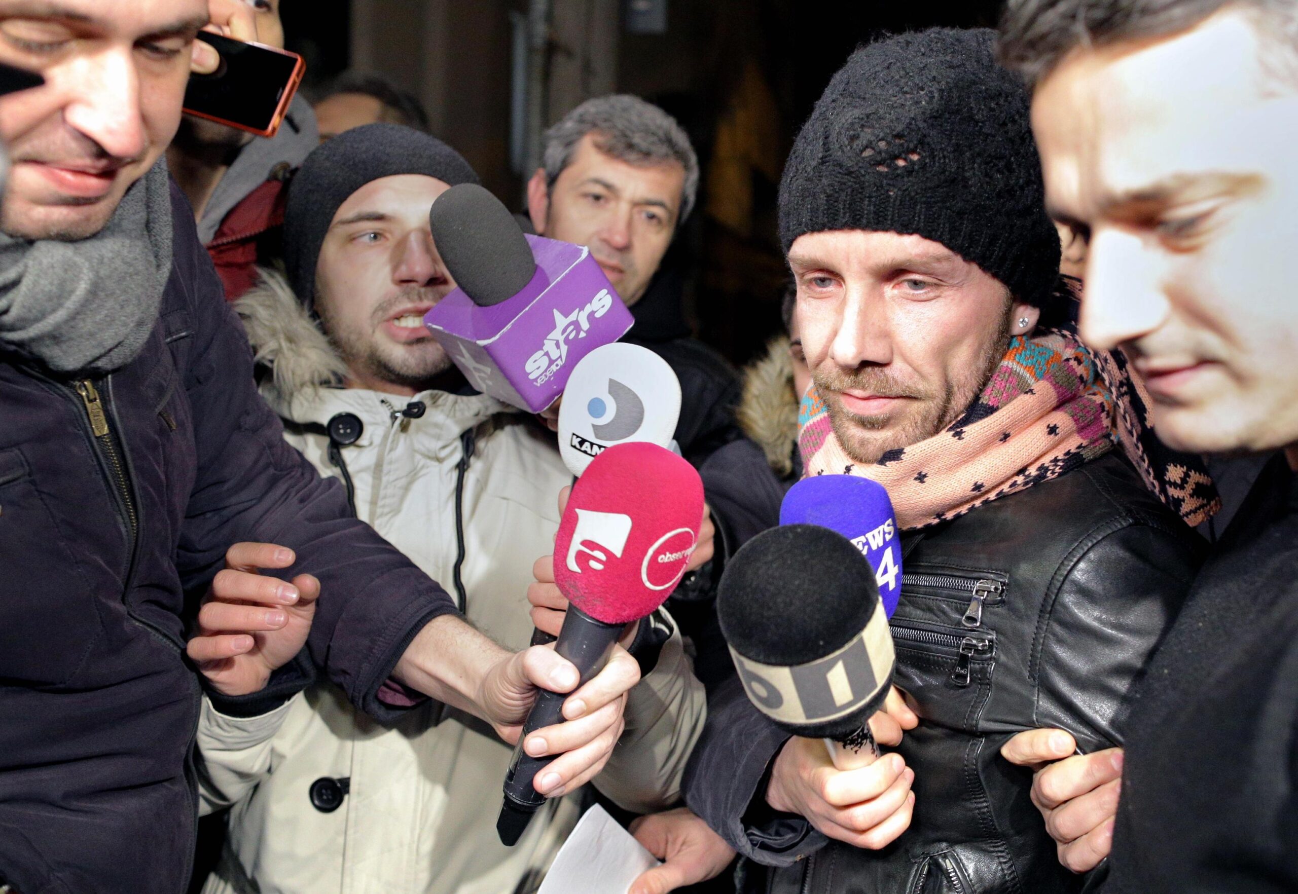 Caso Matteo Politi, lui chiarisce: "Laurea presa in Kosovo. Arresta...