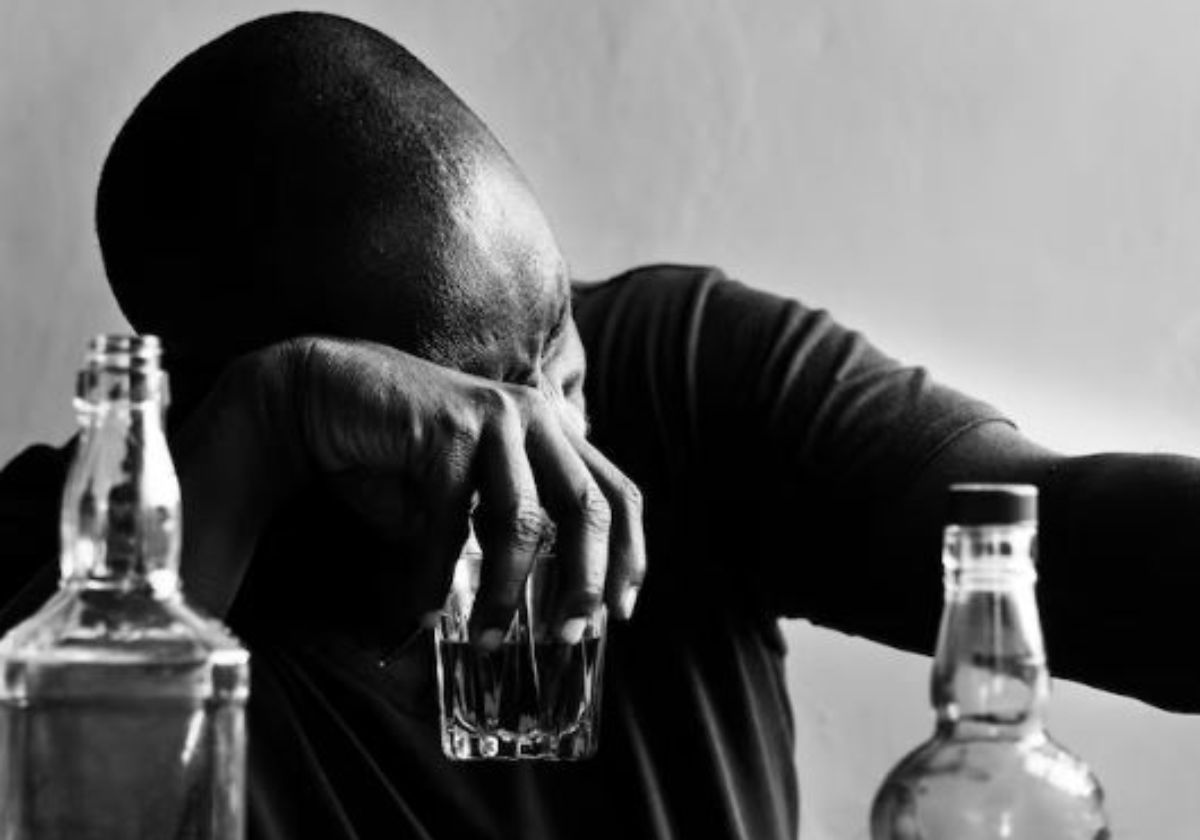 Come capire se hai un'intossicazione da alcol, quali sono i sintomi...